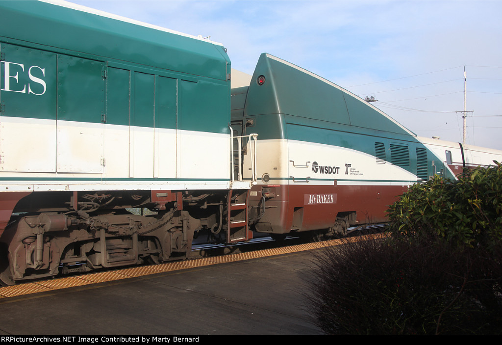 AMTK 90253 (left) with Cascade #501 and the Mount Baker Talgo Set